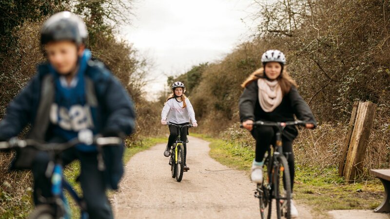 Strawberry Line Cycle Ride and Homemade Lunch - Yuup
